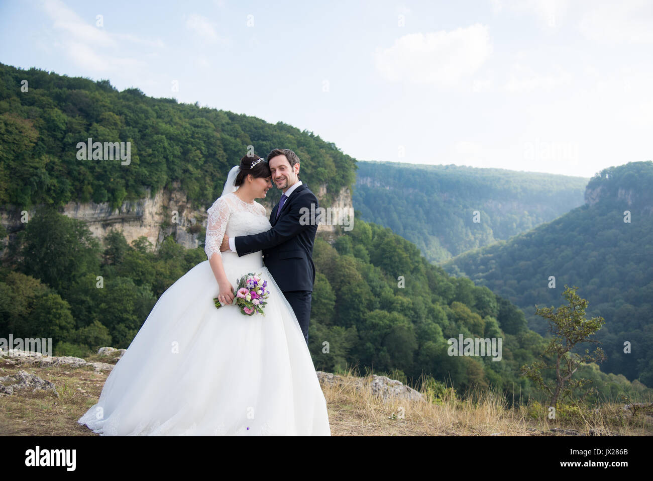 Beautiful married couple in the wedding day Stock Photo - Alamy