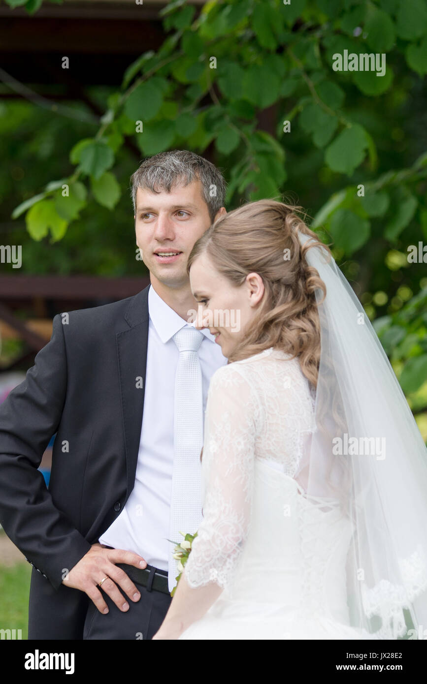 Beautiful married couple in the wedding day Stock Photo - Alamy