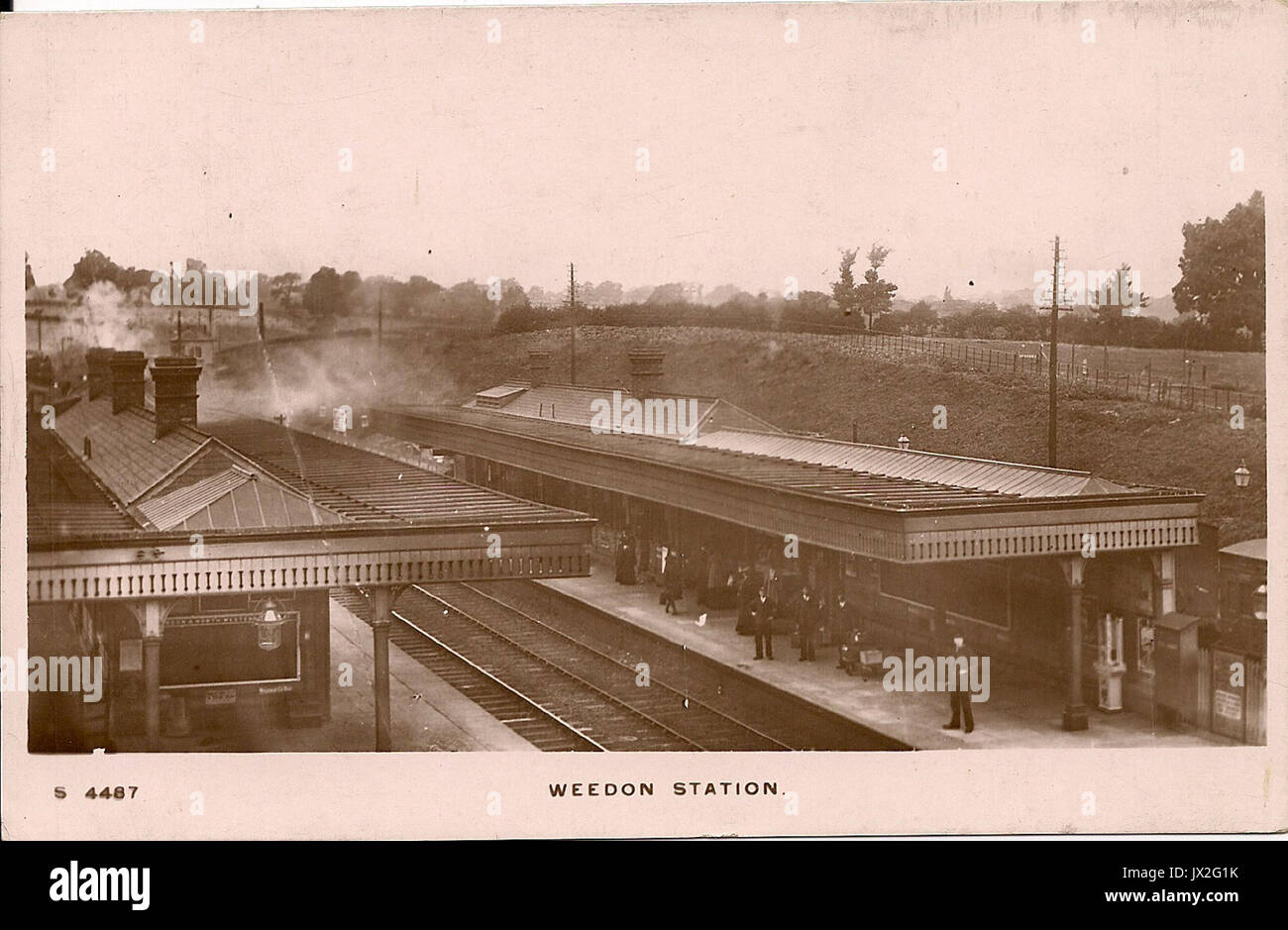 Weedon railway station Stock Photo - Alamy