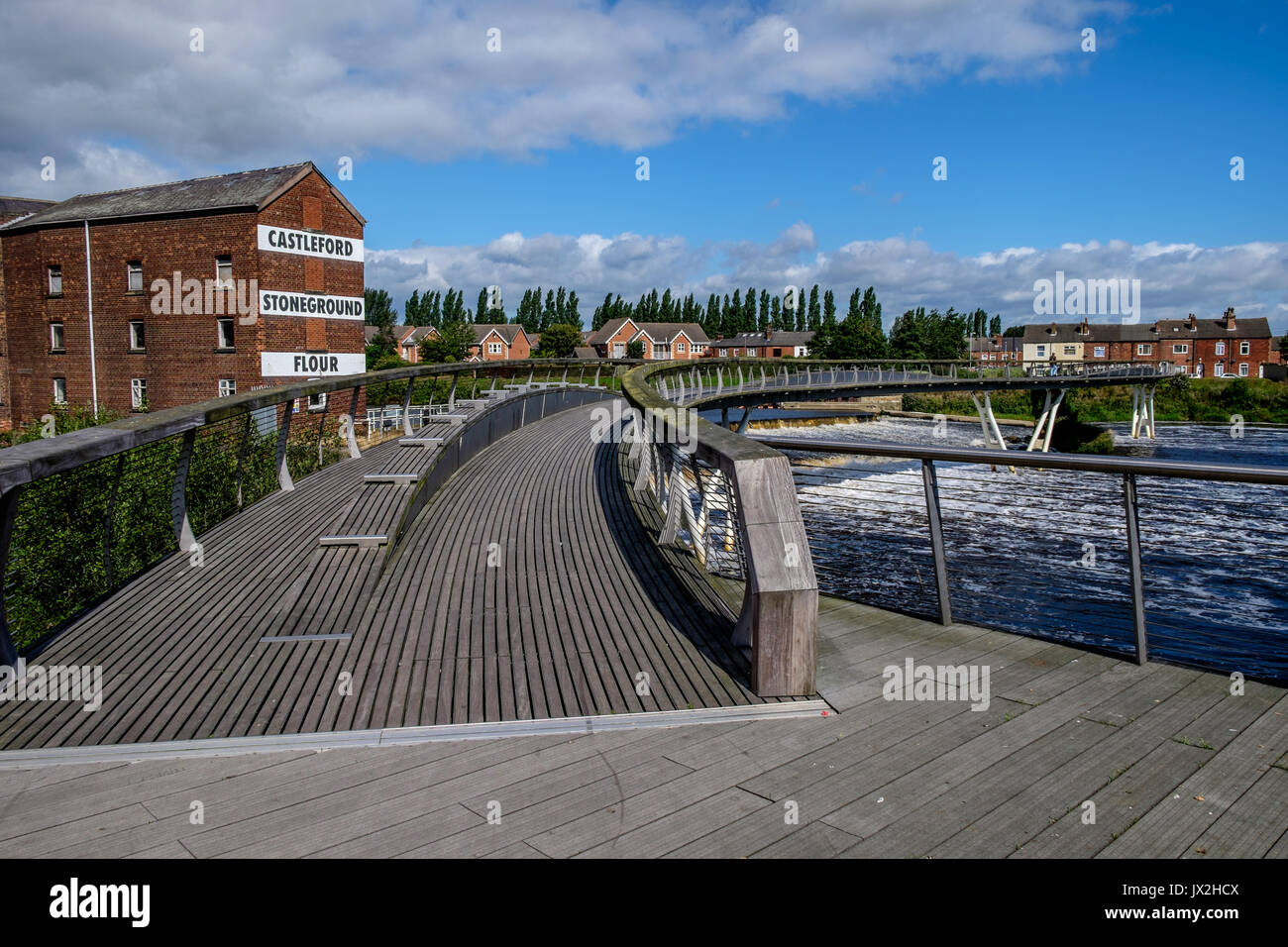 Thames path wooden footbridge hi-res stock photography and images - Alamy