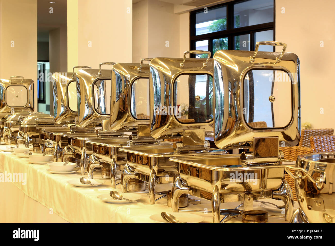 Steam table hi-res stock photography and images - Alamy