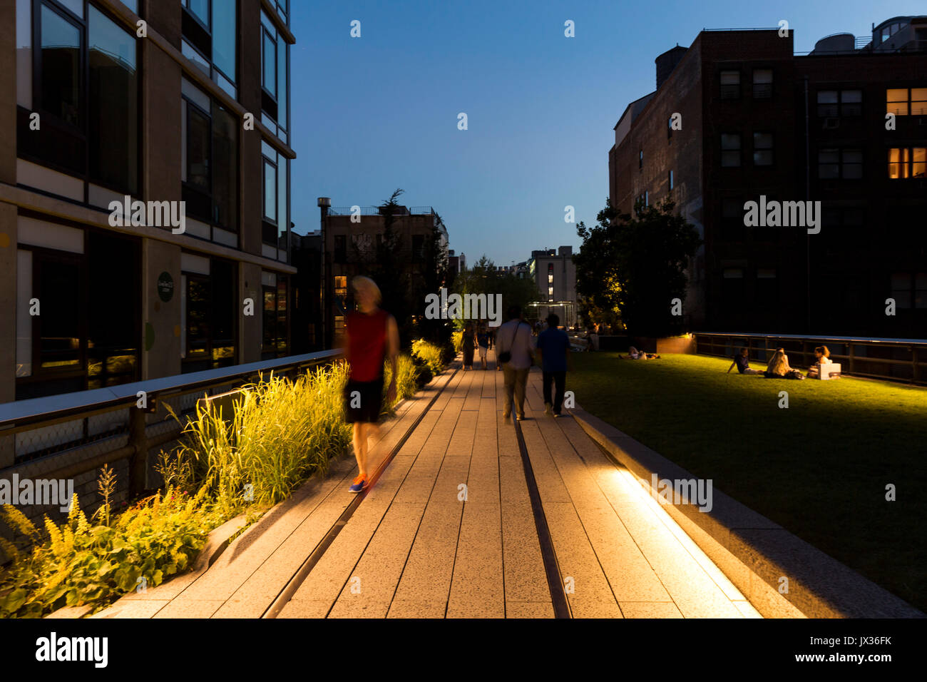 High line night new york hi-res stock photography and images - Alamy
