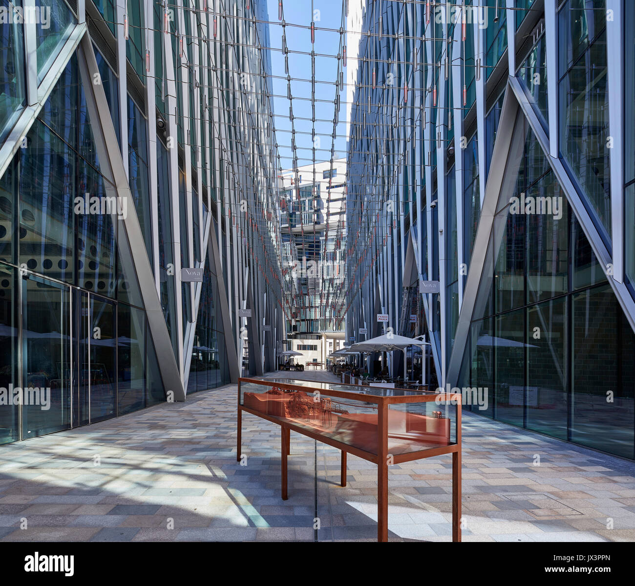 Westminster shopping arcade hi-res stock photography and images - Alamy