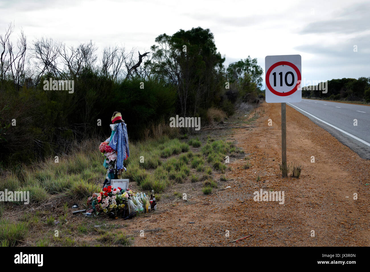 Roadside memorial australia hi-res stock photography and images - Alamy