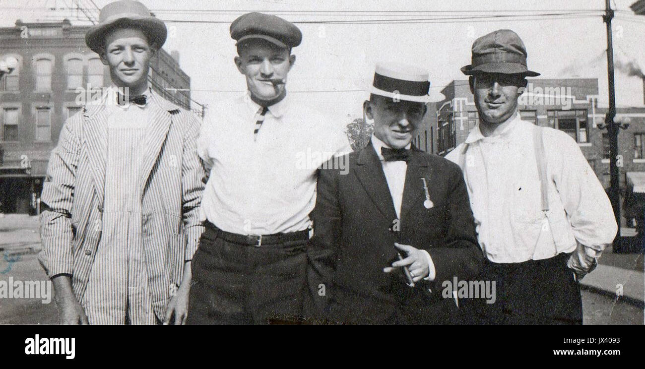 Irish immigrants 1909 Stock Photo - Alamy