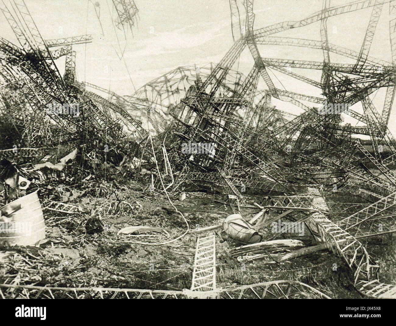 L32 zeppelin hi-res stock photography and images - Alamy