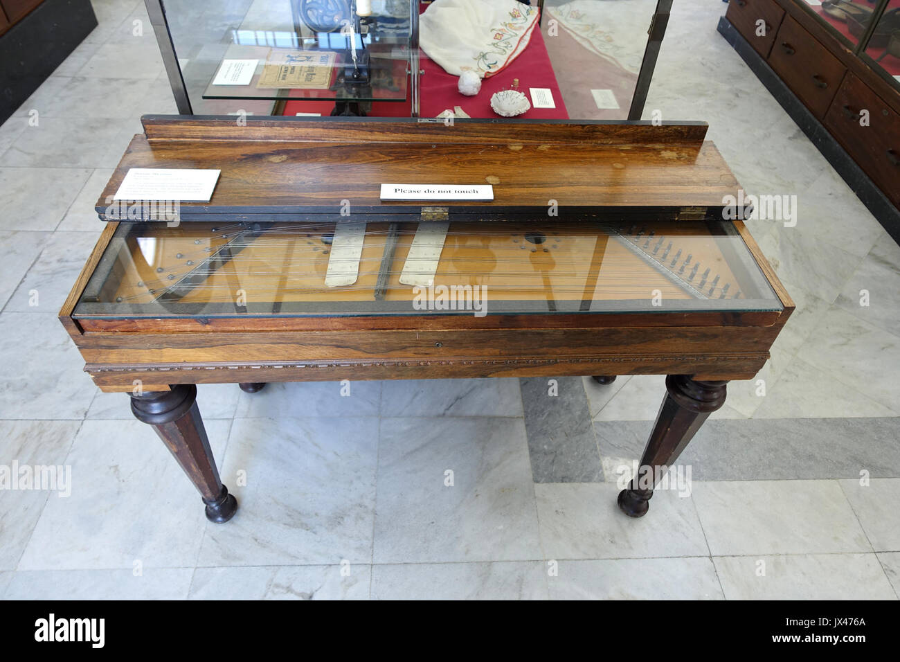 Dulcimer 19th century hi-res stock photography and images - Alamy