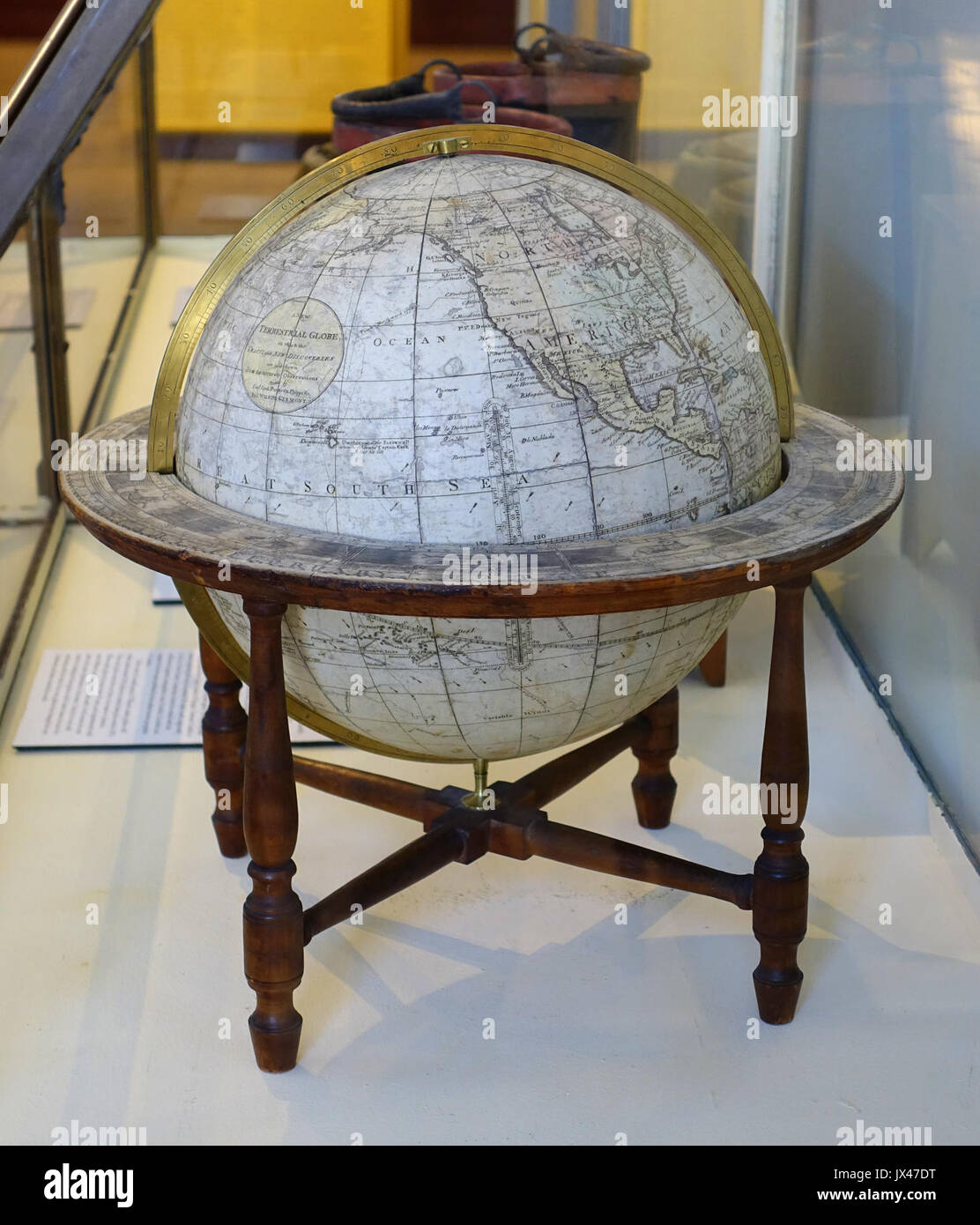 Hand globe engraving hi-res stock photography and images - Alamy