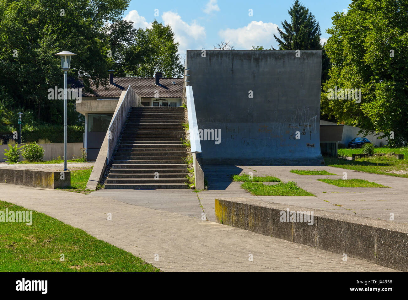 Modern museum landscape landscape hi-res stock photography and images ...