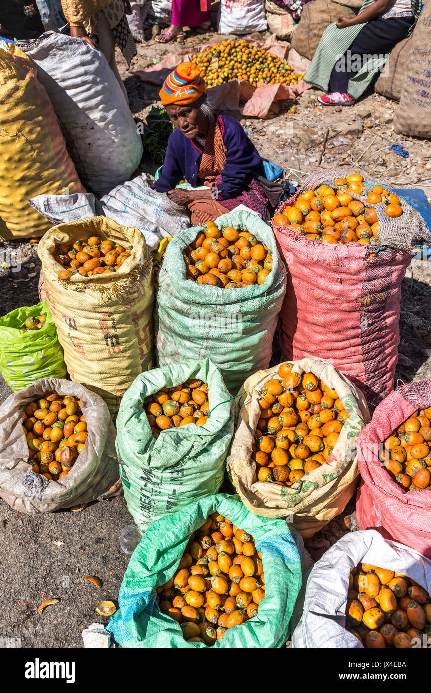 India fruit market hi-res stock photography and images - Alamy