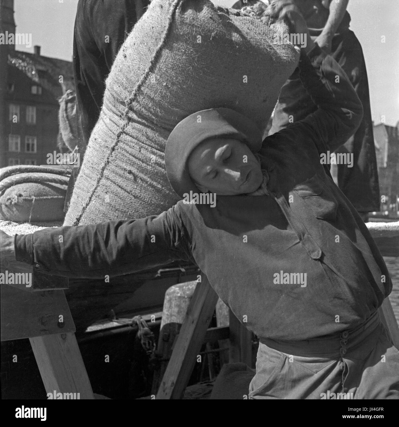 Loading Dock Black and White Stock Photos & Images - Alamy