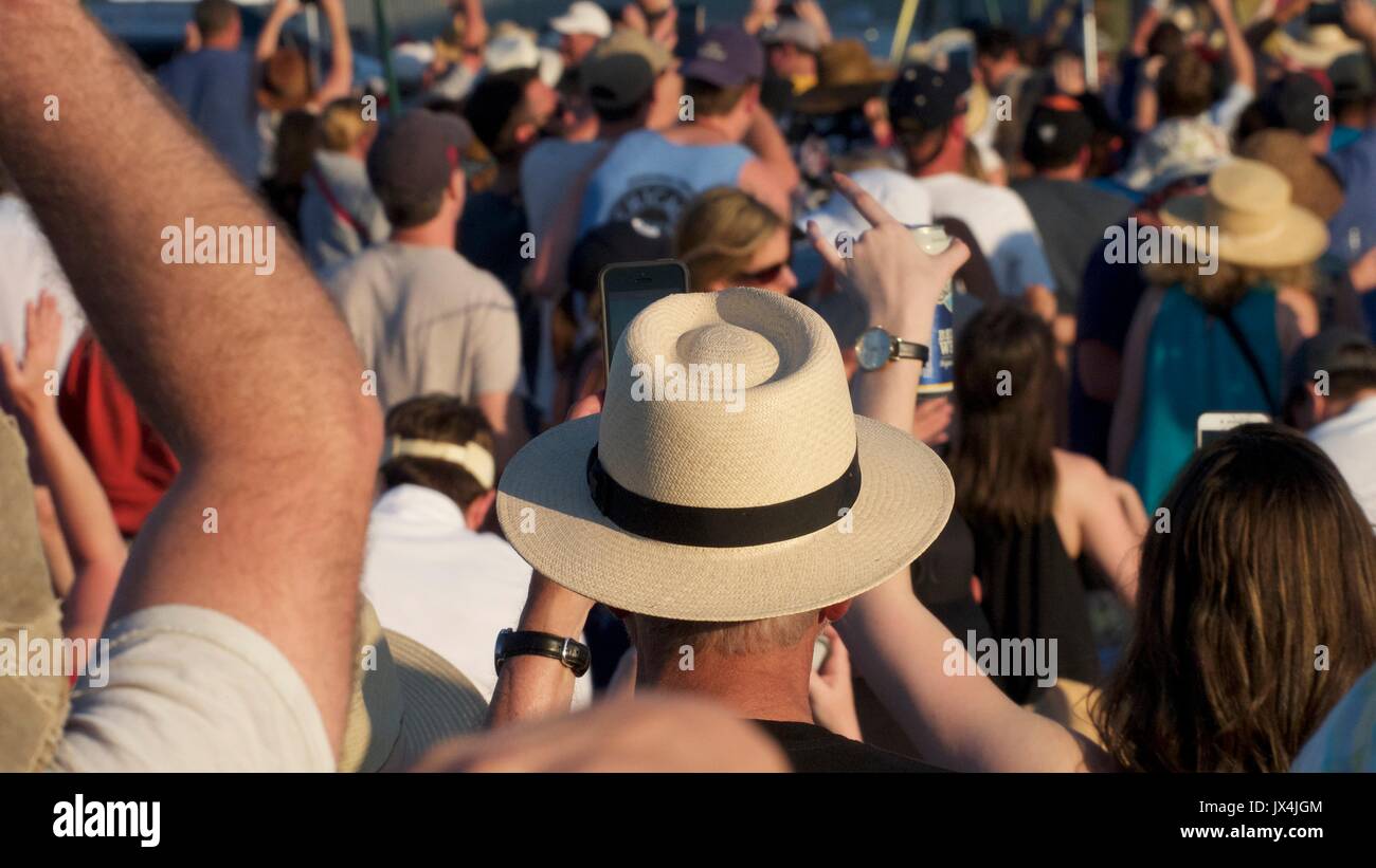 New orleans jazz festival crowd hi-res stock photography and images - Alamy