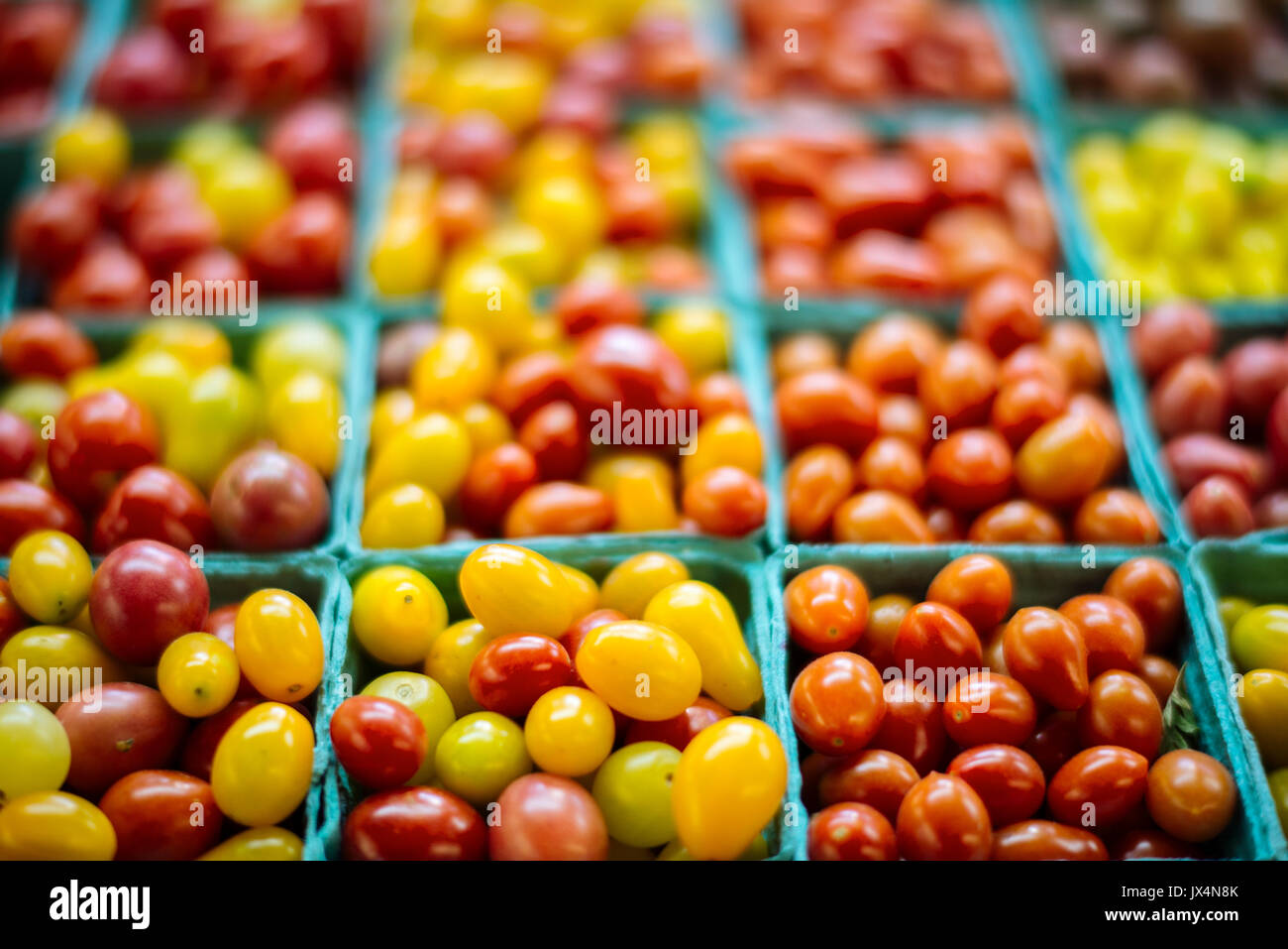 Farmers tomatoes hi-res stock photography and images - Alamy