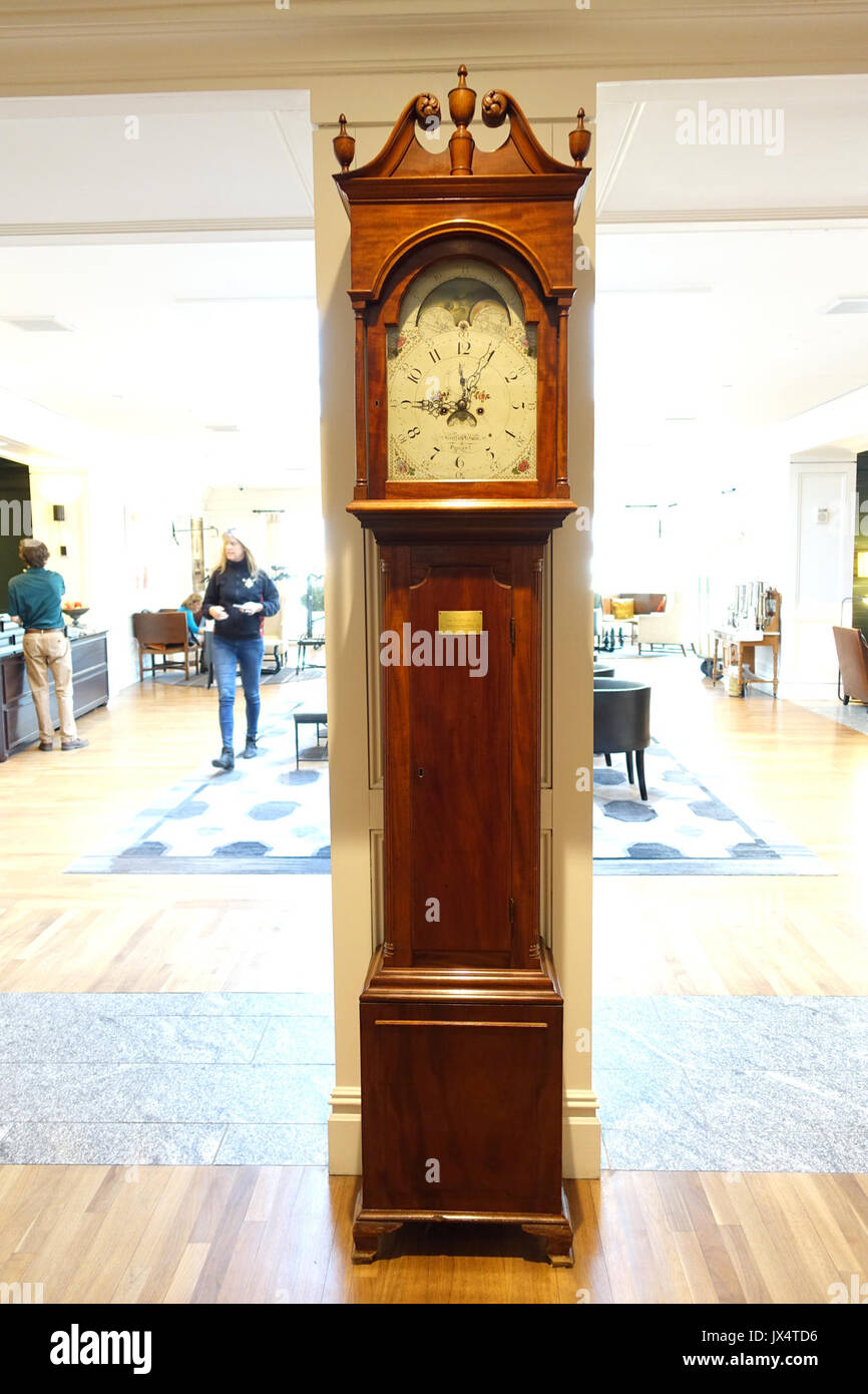Tall case clock hi-res stock photography and images - Alamy