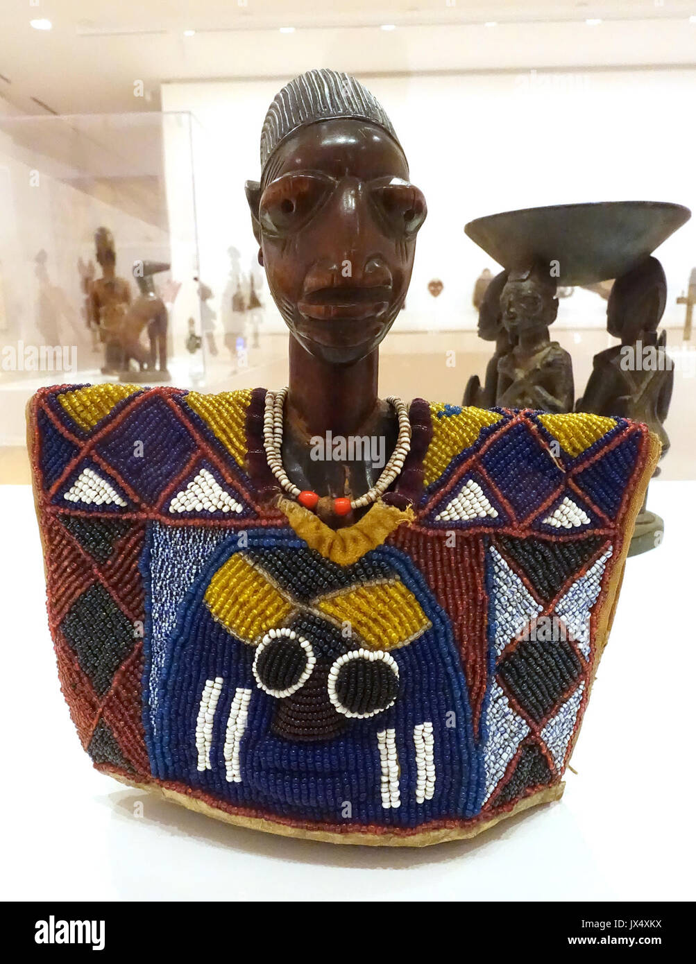 Ere ibeji twin figure hi-res stock photography and images - Alamy