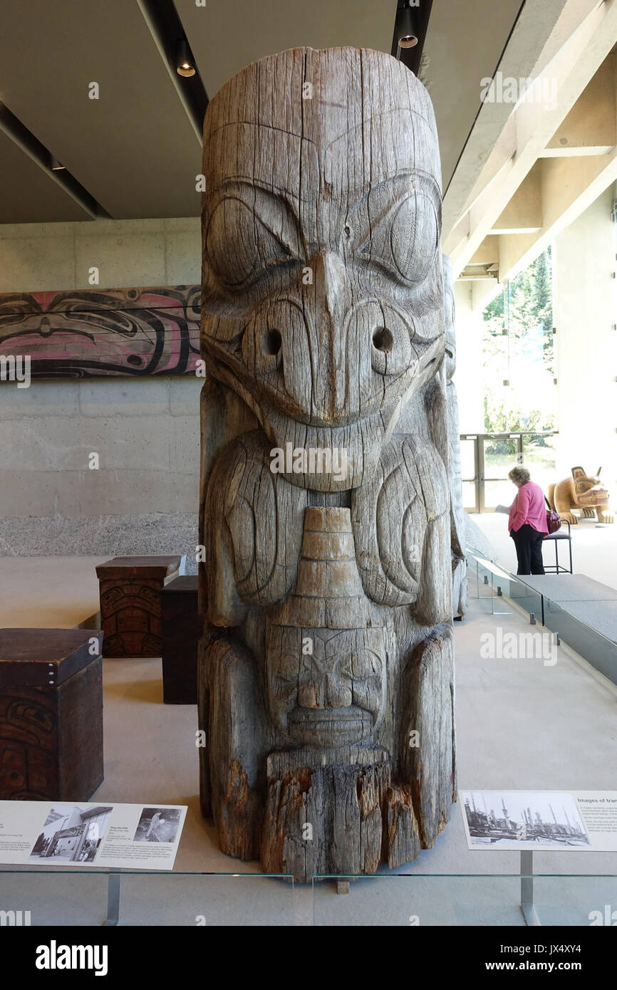 House front pole, Haida, Tanu, Haida Gwaii, c 1870, red cedar Museum of ...
