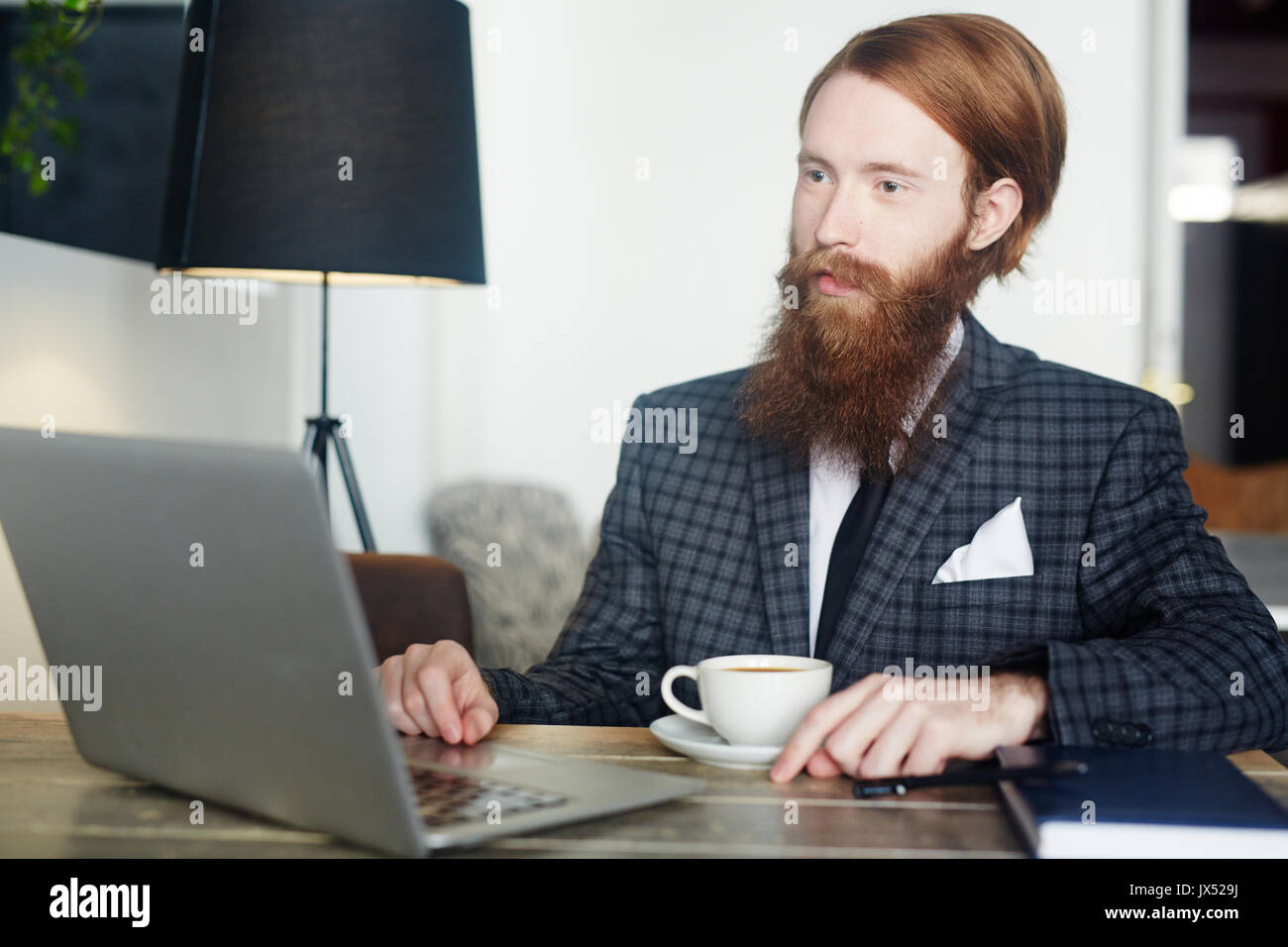 1 one man working or at work hi-res stock photography and images - Alamy
