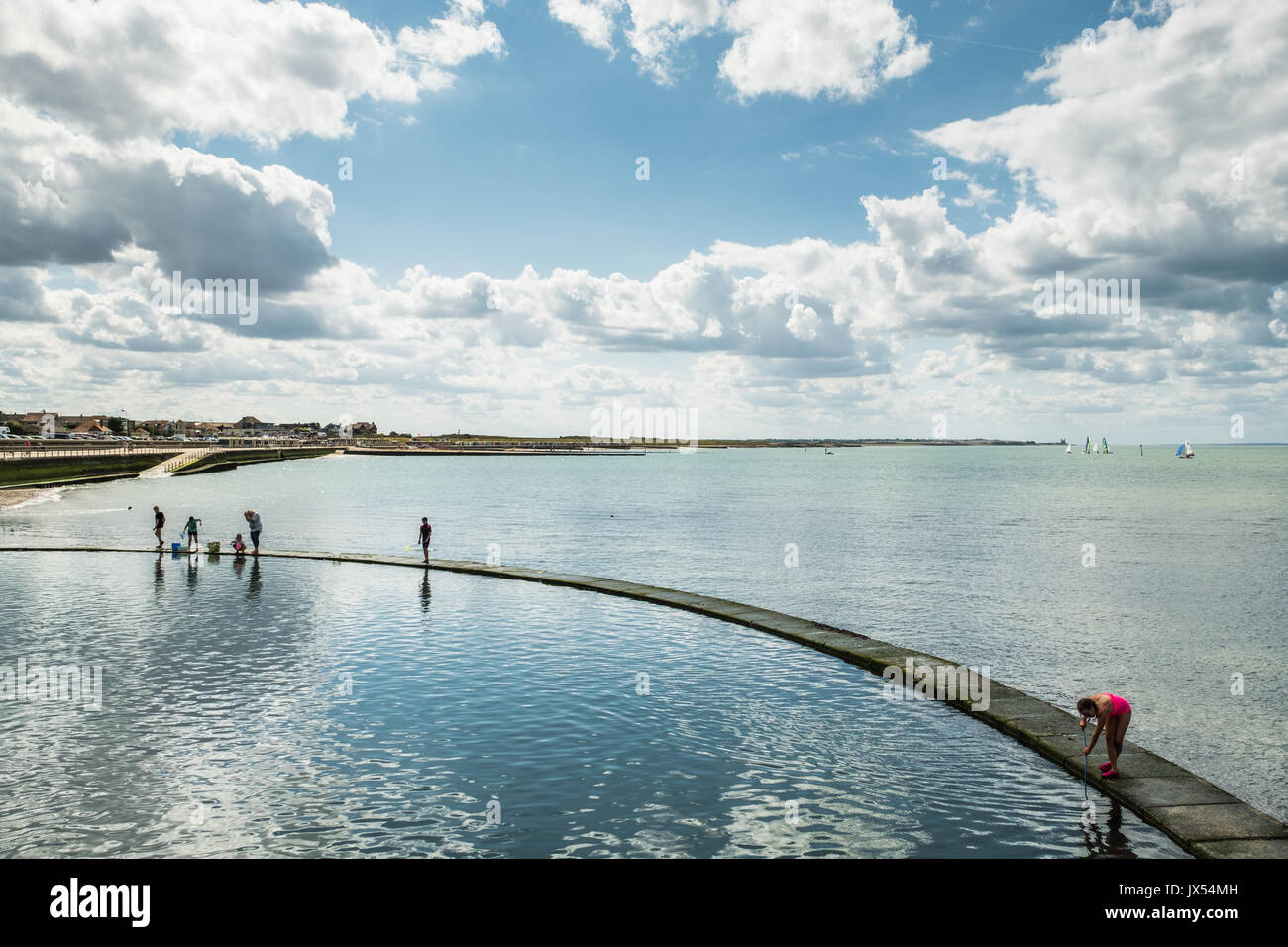 Tidal Pool, Minnis Bay, Kent, UK Stock Photo - Alamy
