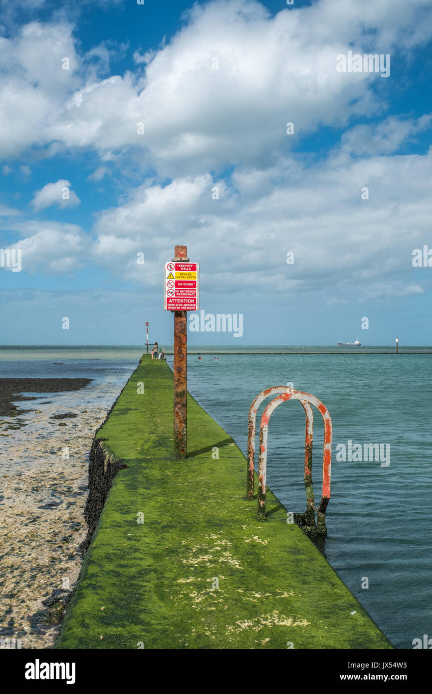 Tidal Pool, Walpole Bay, Margate, Kent, IK Stock Photo - Alamy