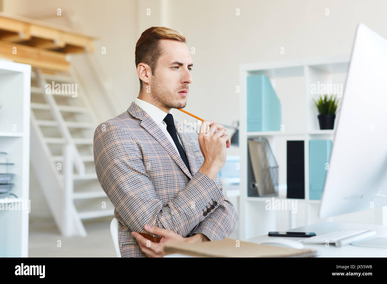 Businessperson manager hi-res stock photography and images - Alamy