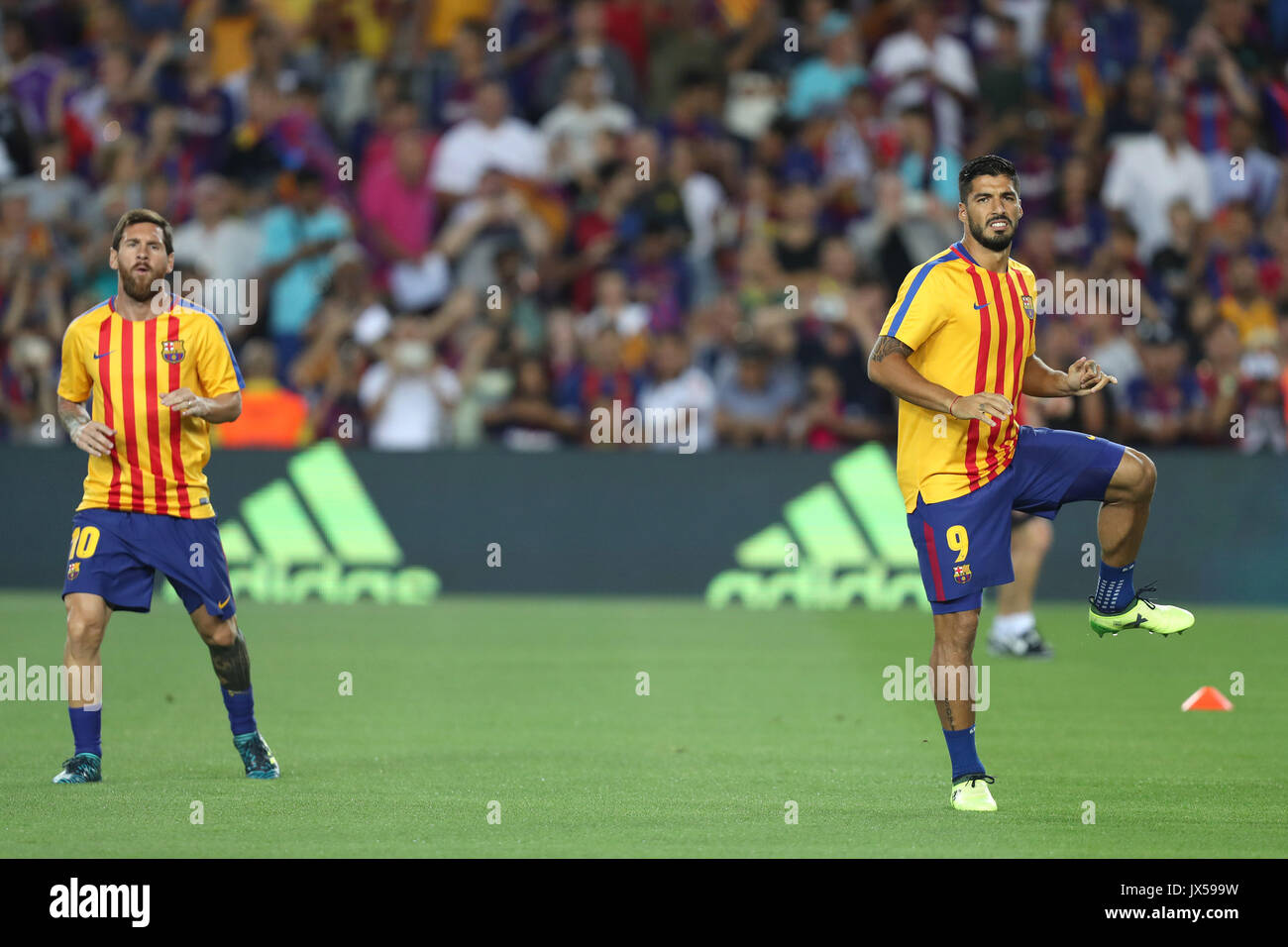 Lionel messi warm up hi-res stock photography and images - Alamy
