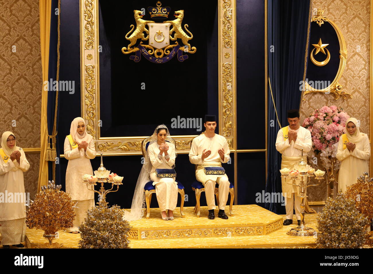 HANDOUT - Marriage of Princess Tunku Tun Aminah Sultan Ibrahim(jewelery ...