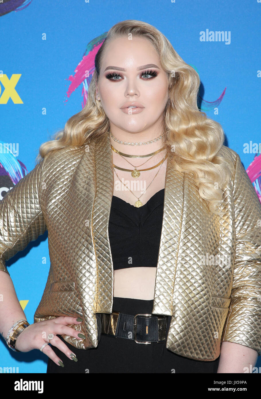 Nikki tutorials hi-res stock photography and images - Alamy