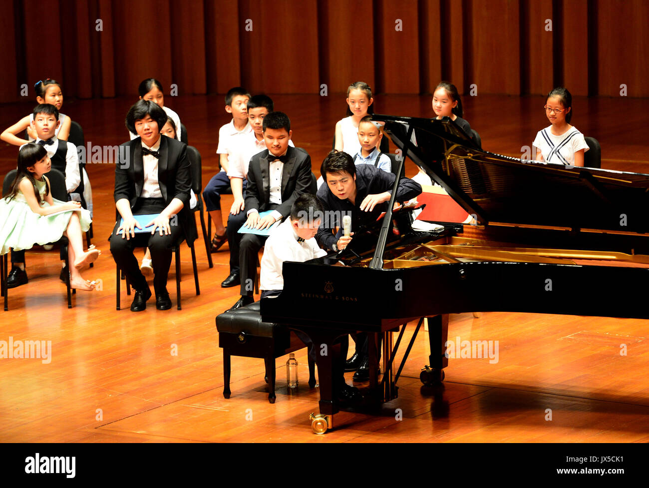 Chinese pianist performing hi-res stock photography and images - Alamy