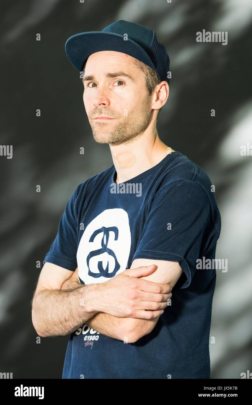 News hook hi-res stock photography and images - Alamy