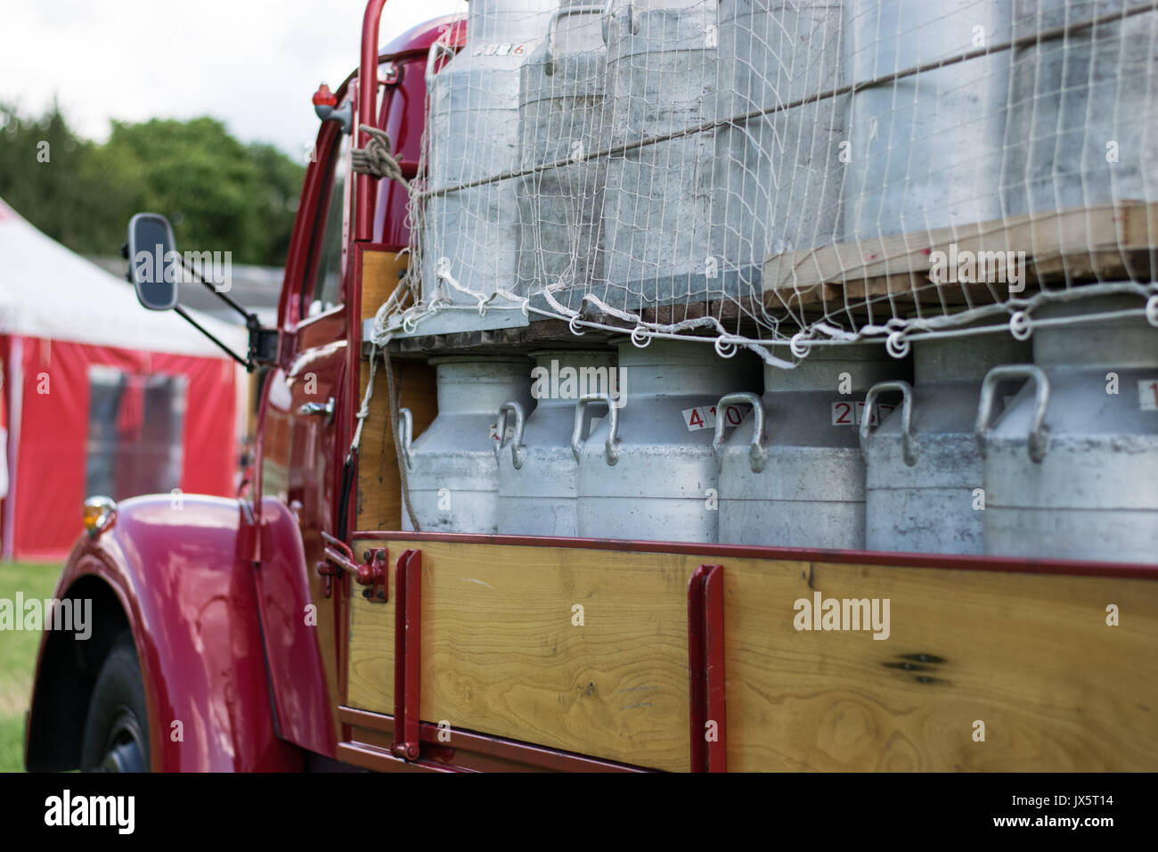 Milk truck dairy farm hi-res stock photography and images - Alamy