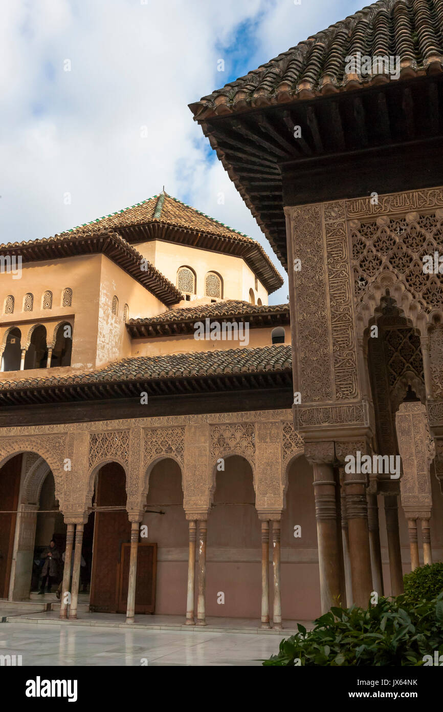 The pavilion entrance to the Sala de los Reyes (Hall of the Kings ...