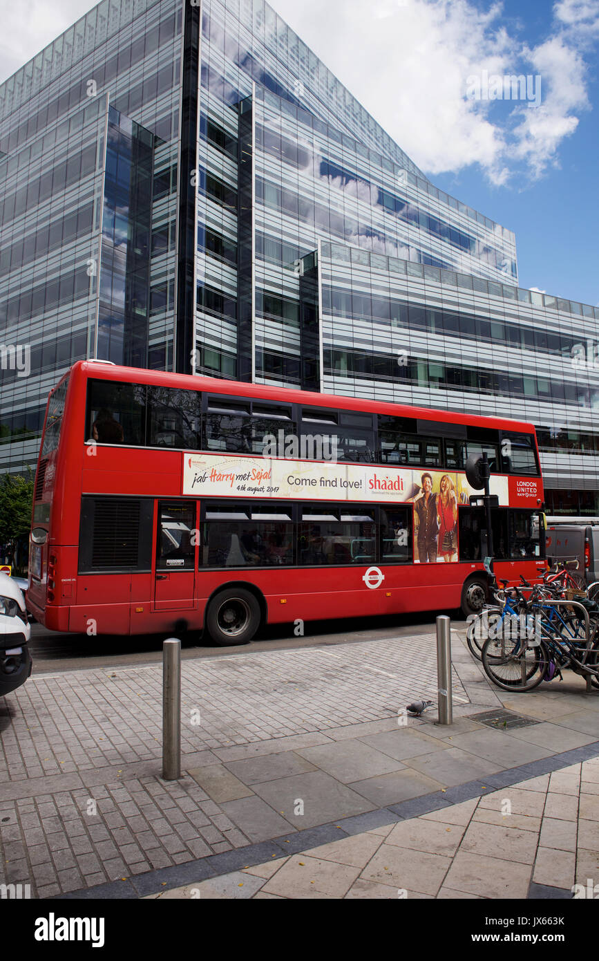 Hammersmith bus hi-res stock photography and images - Alamy