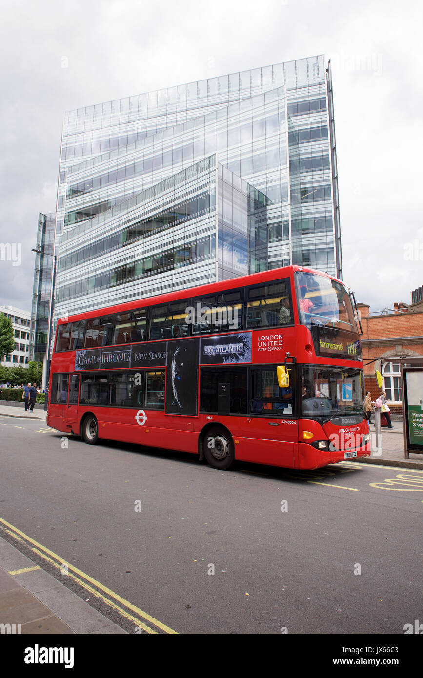 Hammersmith bus hi-res stock photography and images - Alamy