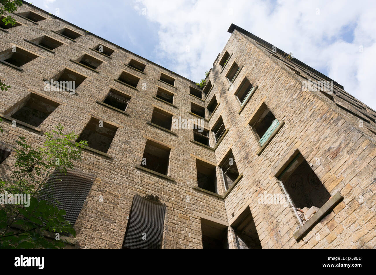 Old mill building hi-res stock photography and images - Alamy