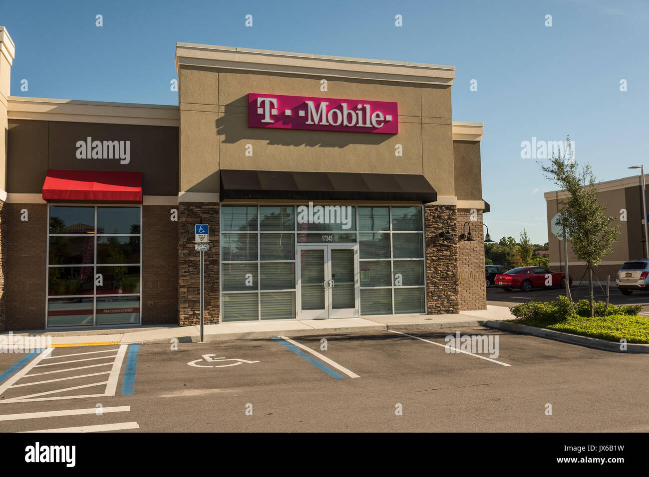 T mobile store hi-res stock photography and images - Alamy