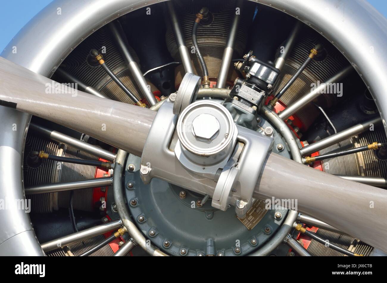 Aeroplane engine propellor close up hi-res stock photography and images ...