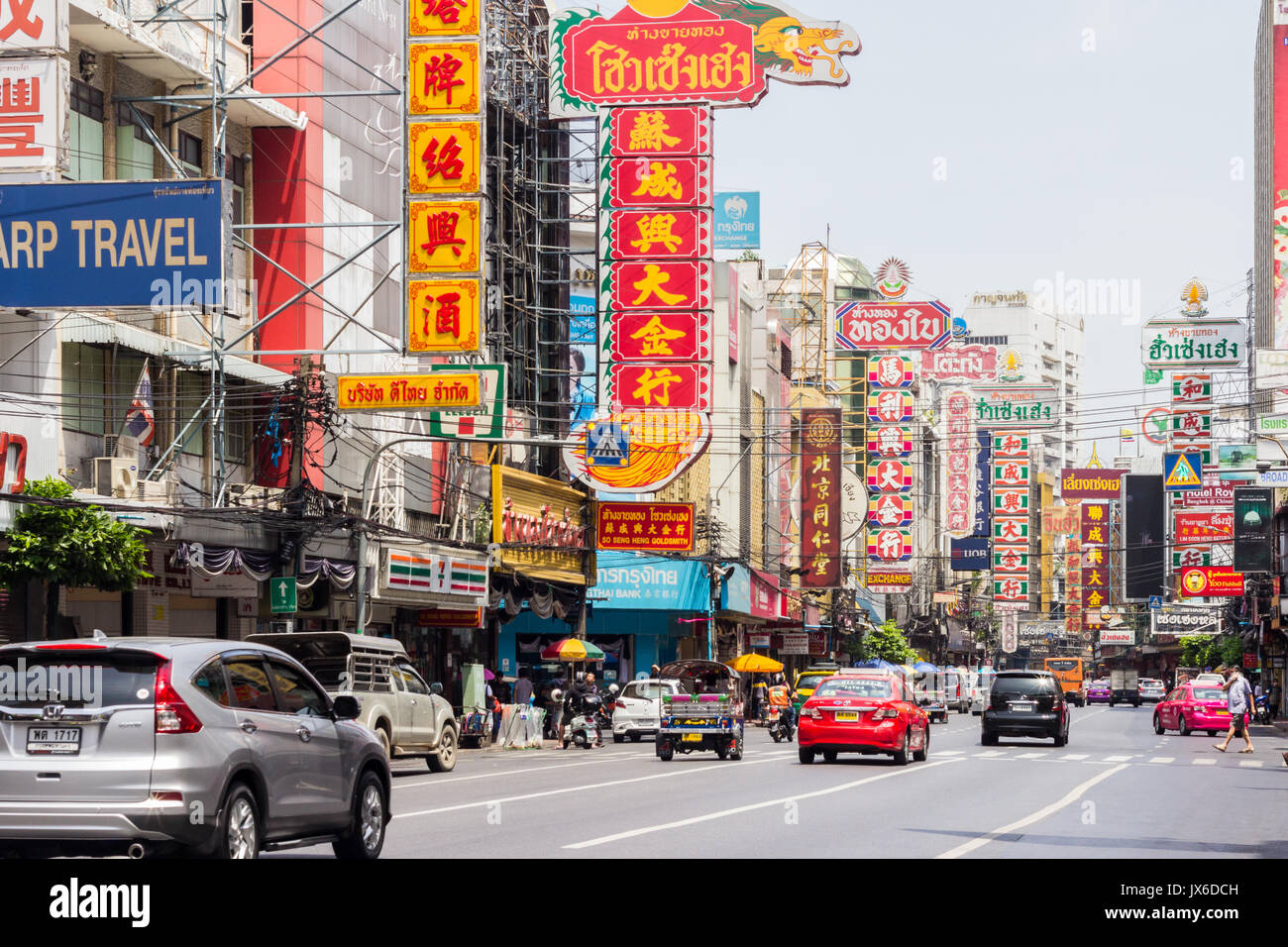 Bangkok thailand city street signs hi-res stock photography and images ...