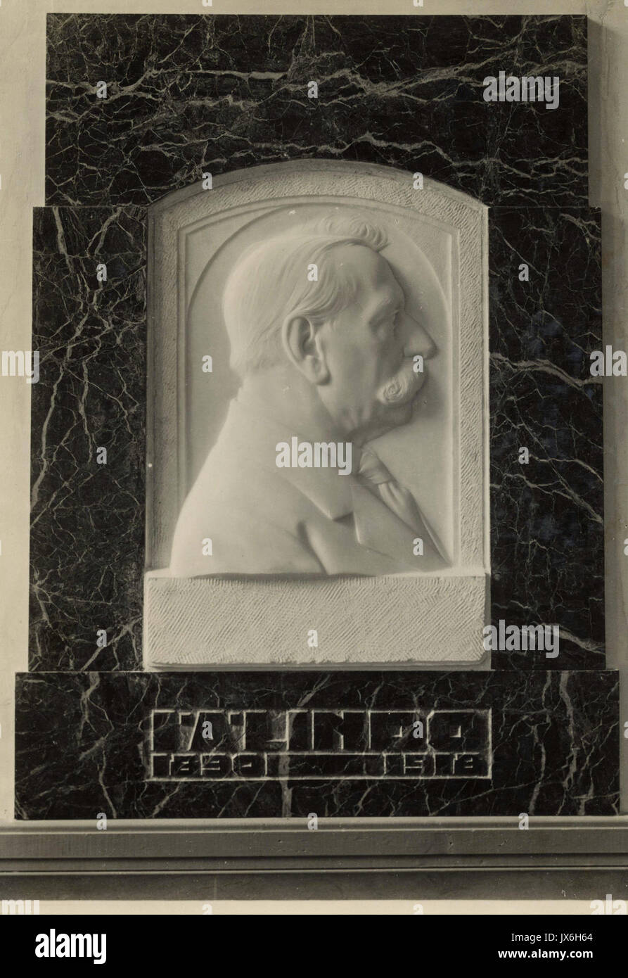 Plaquette van de directeur Isaac Anne Lindo Stock Photo - Alamy