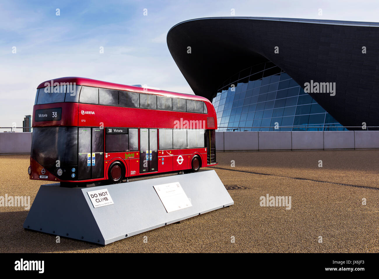 Londons new routemaster buses hi-res stock photography and images - Alamy