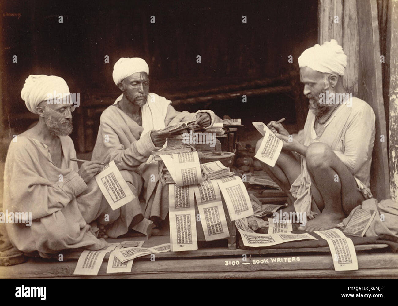 Kashmir hindu priests Stock Photo - Alamy