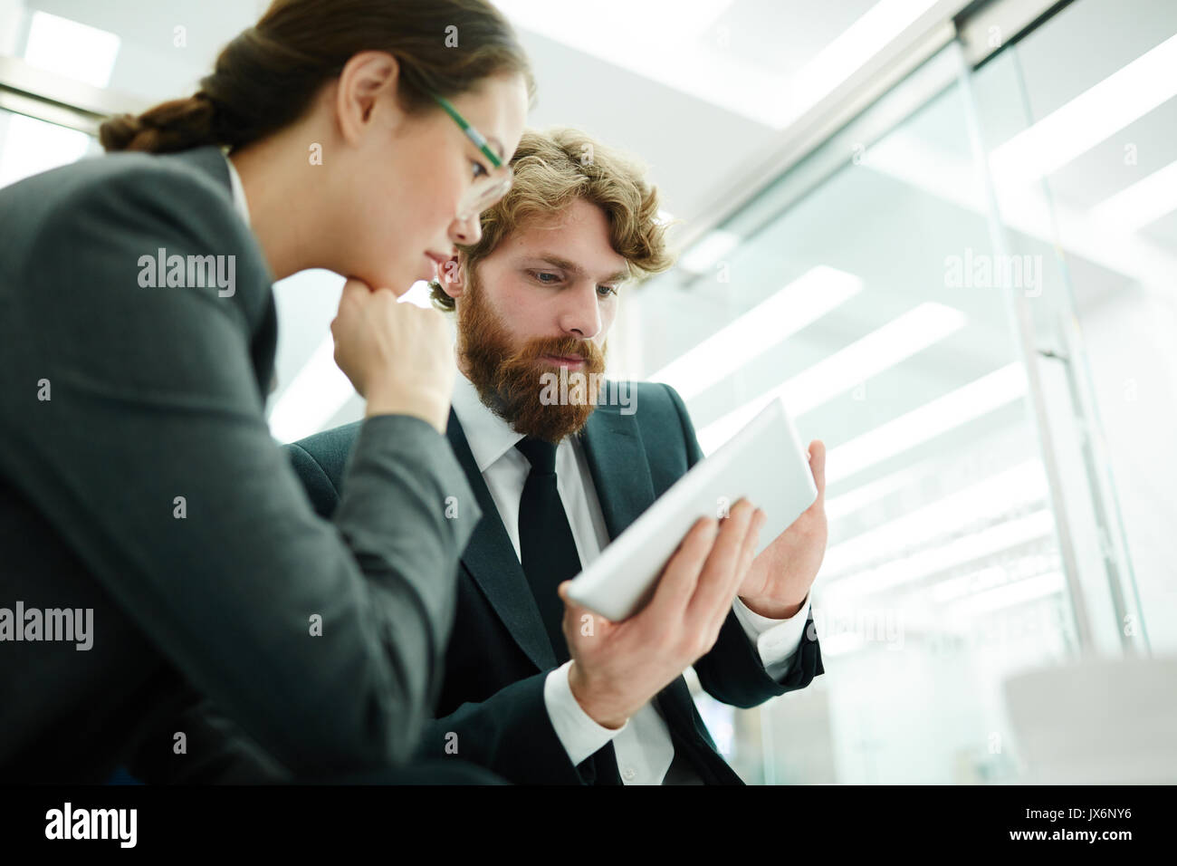 Agent commerce hi-res stock photography and images - Alamy