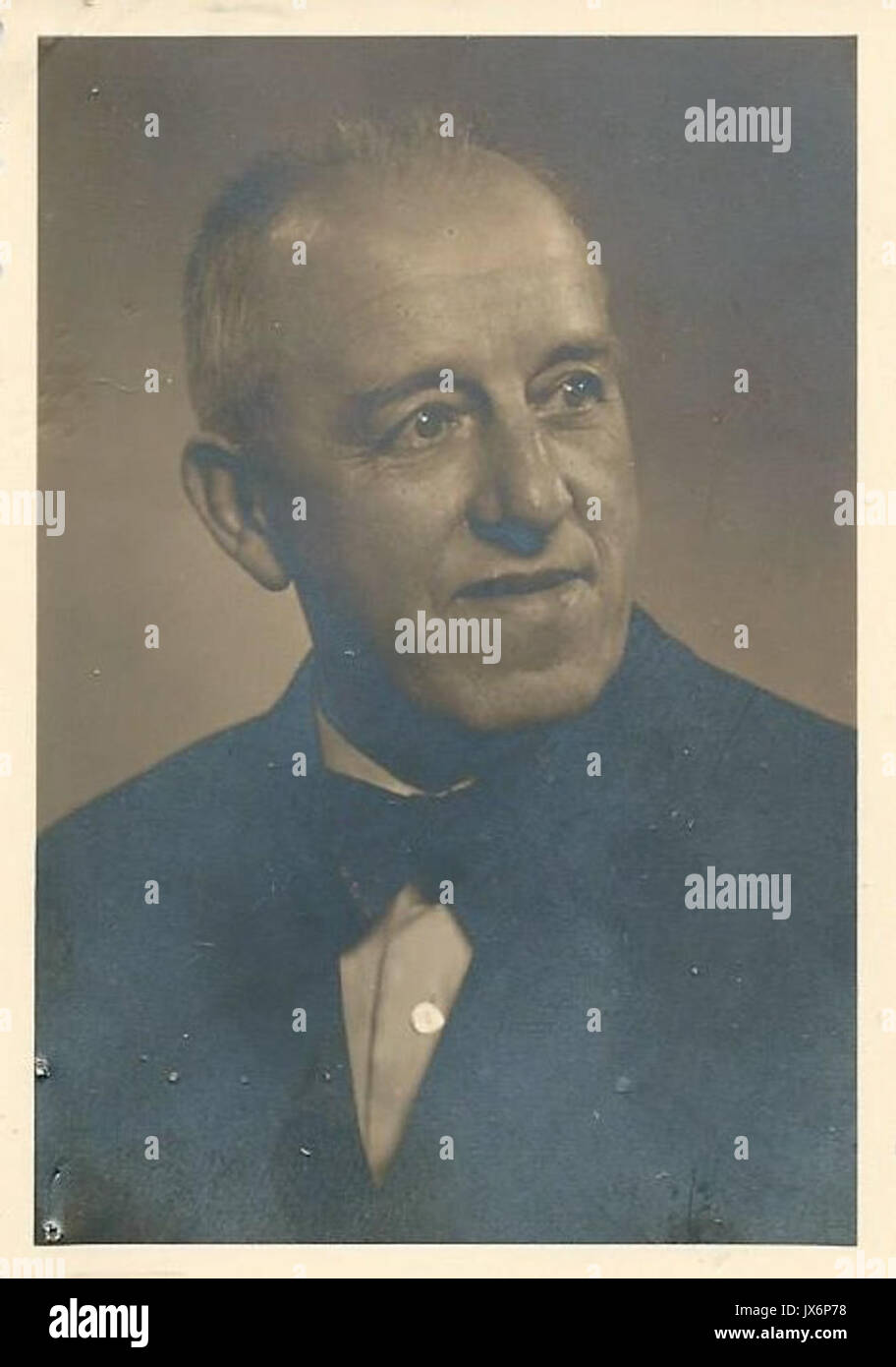 Baptist drawing water hi-res stock photography and images - Alamy