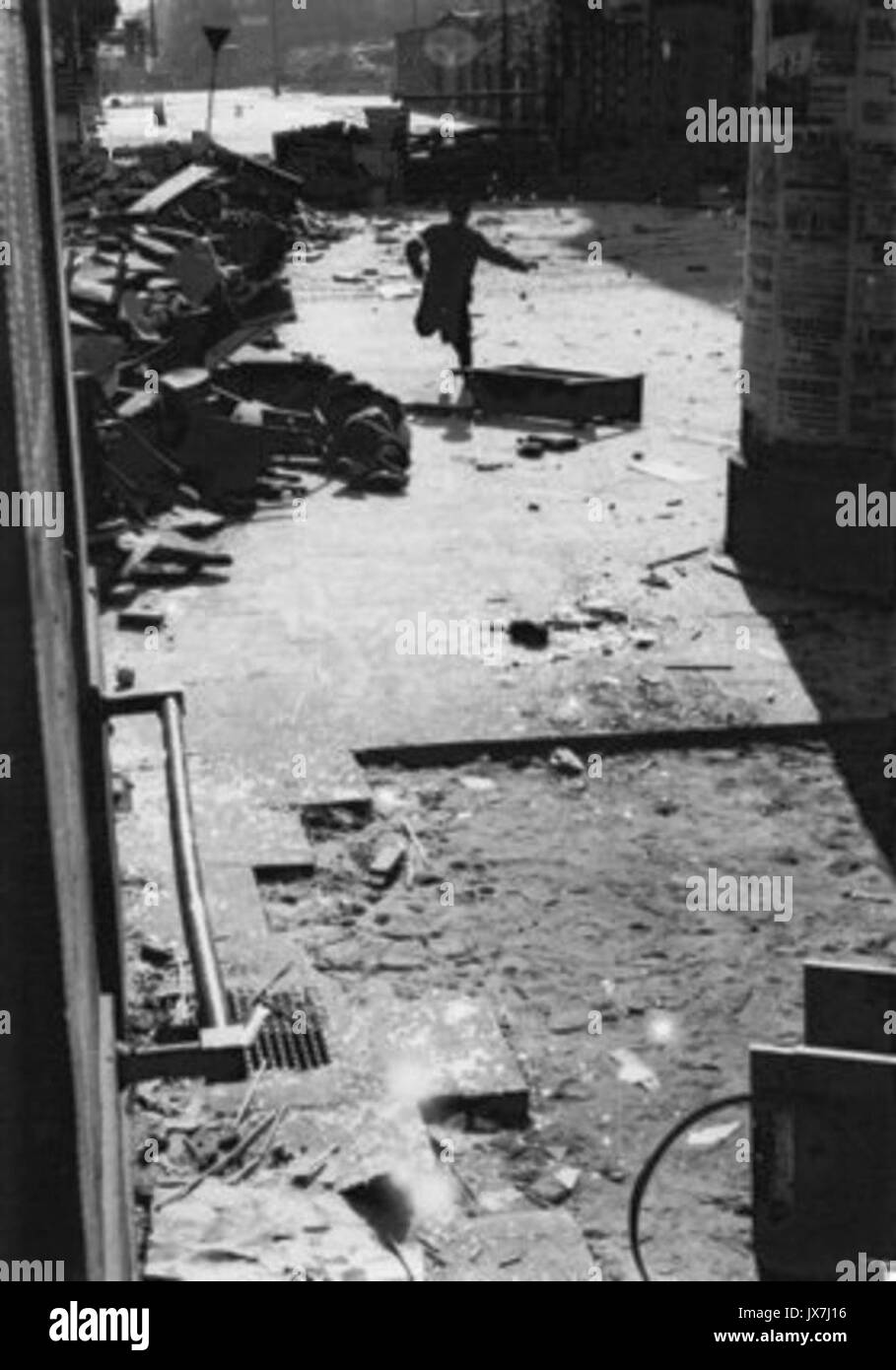 Warsaw Uprising by Lokajski Under Fire 2795 Stock Photo - Alamy
