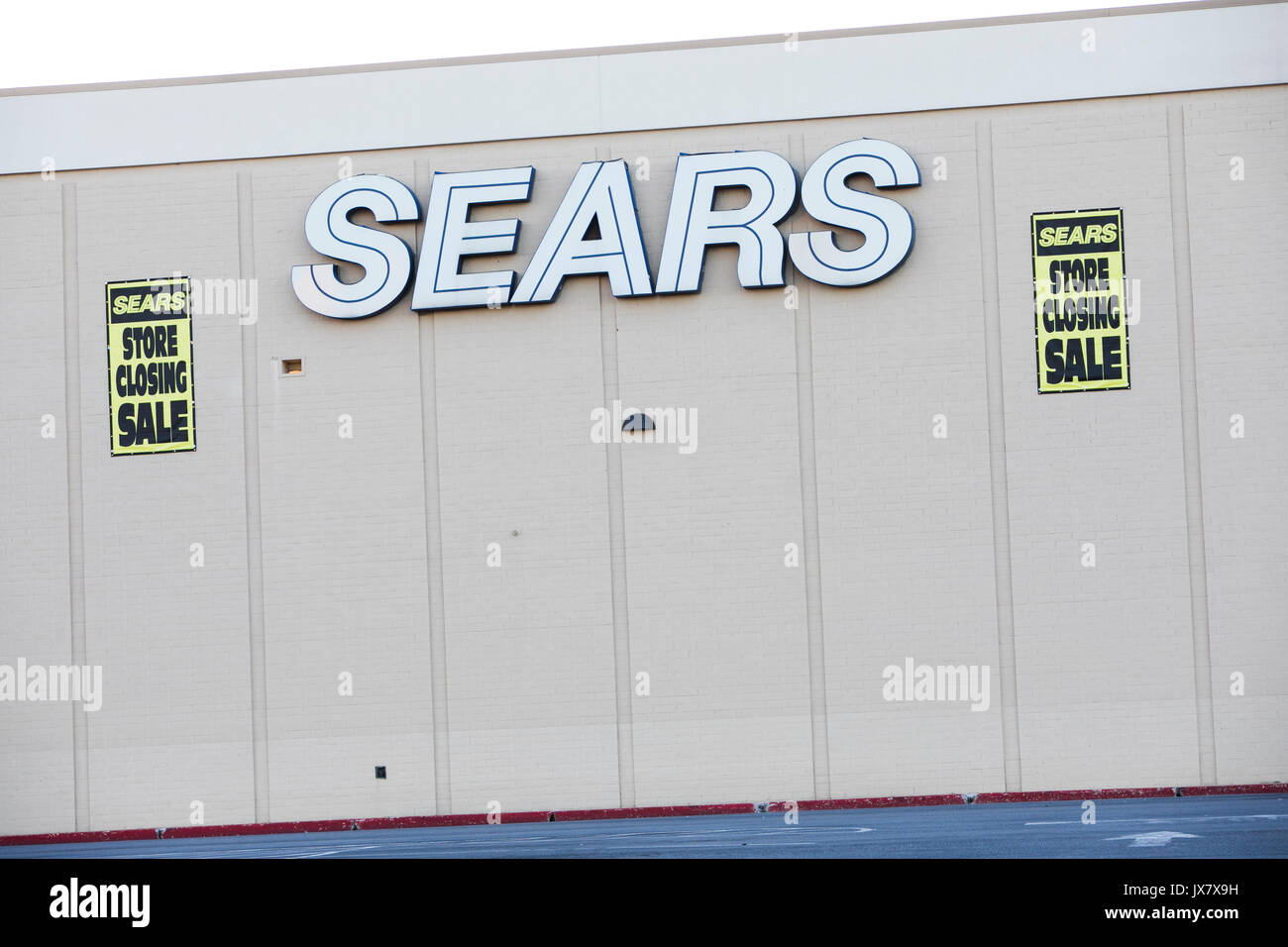 Storefront banner hi-res stock photography and images - Alamy