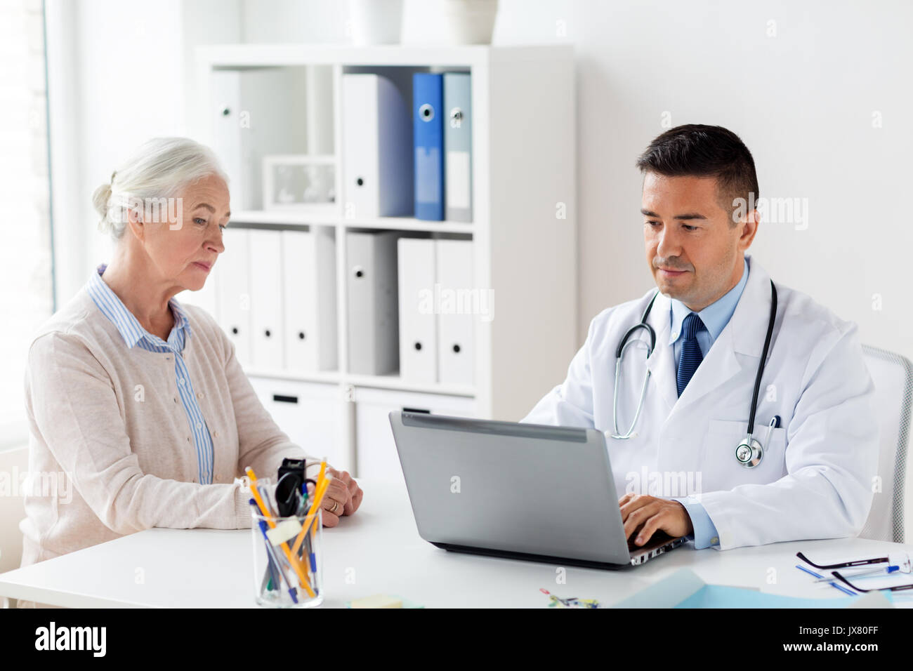 Hospital senior hi-res stock photography and images - Alamy