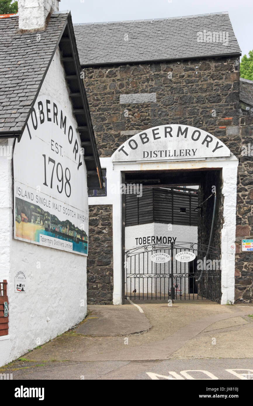 Tobermory Distillery, Tobermory, Isle of Mull, Scotland Stock Photo - Alamy