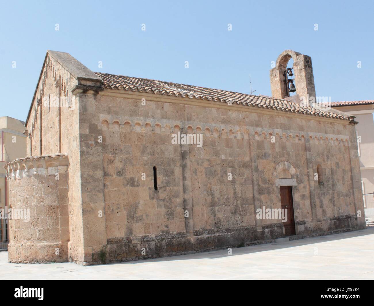 Romanic windows facade hi-res stock photography and images - Alamy