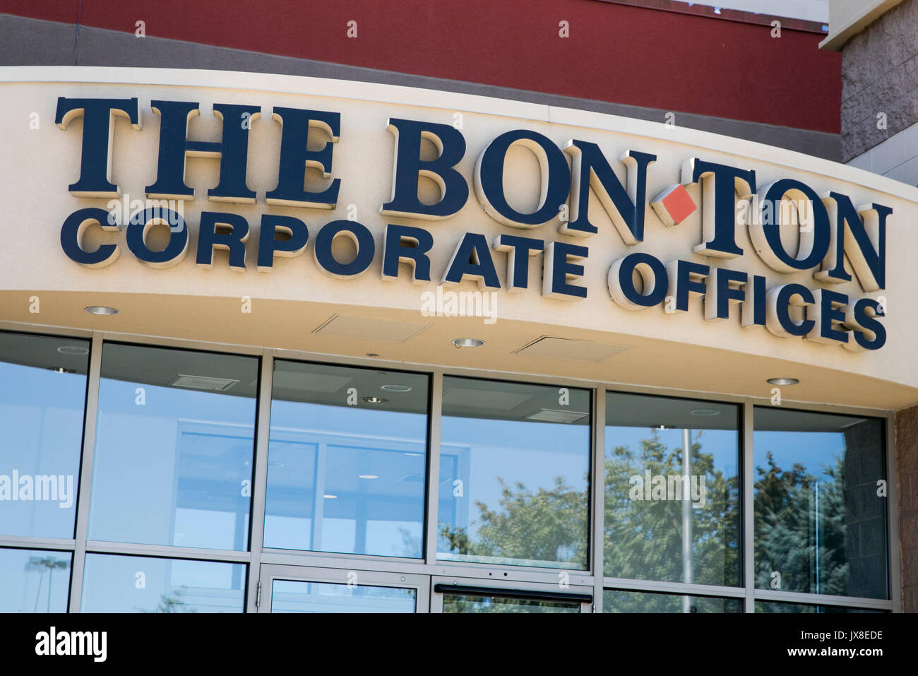 Bon ton hi-res stock photography and images - Alamy