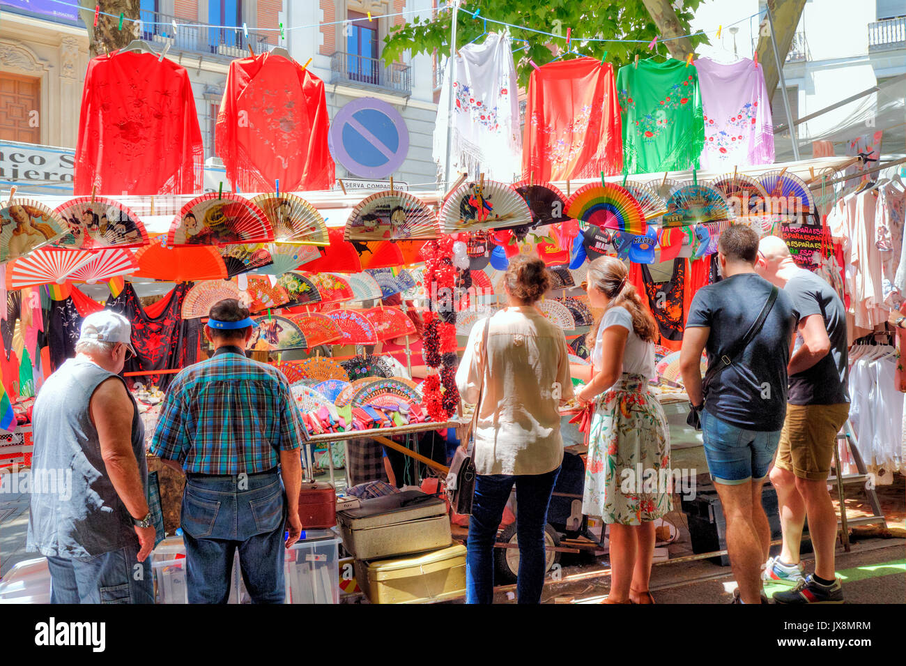 Mercado de El Rastro. Madrid. España Stock Photo - Alamy