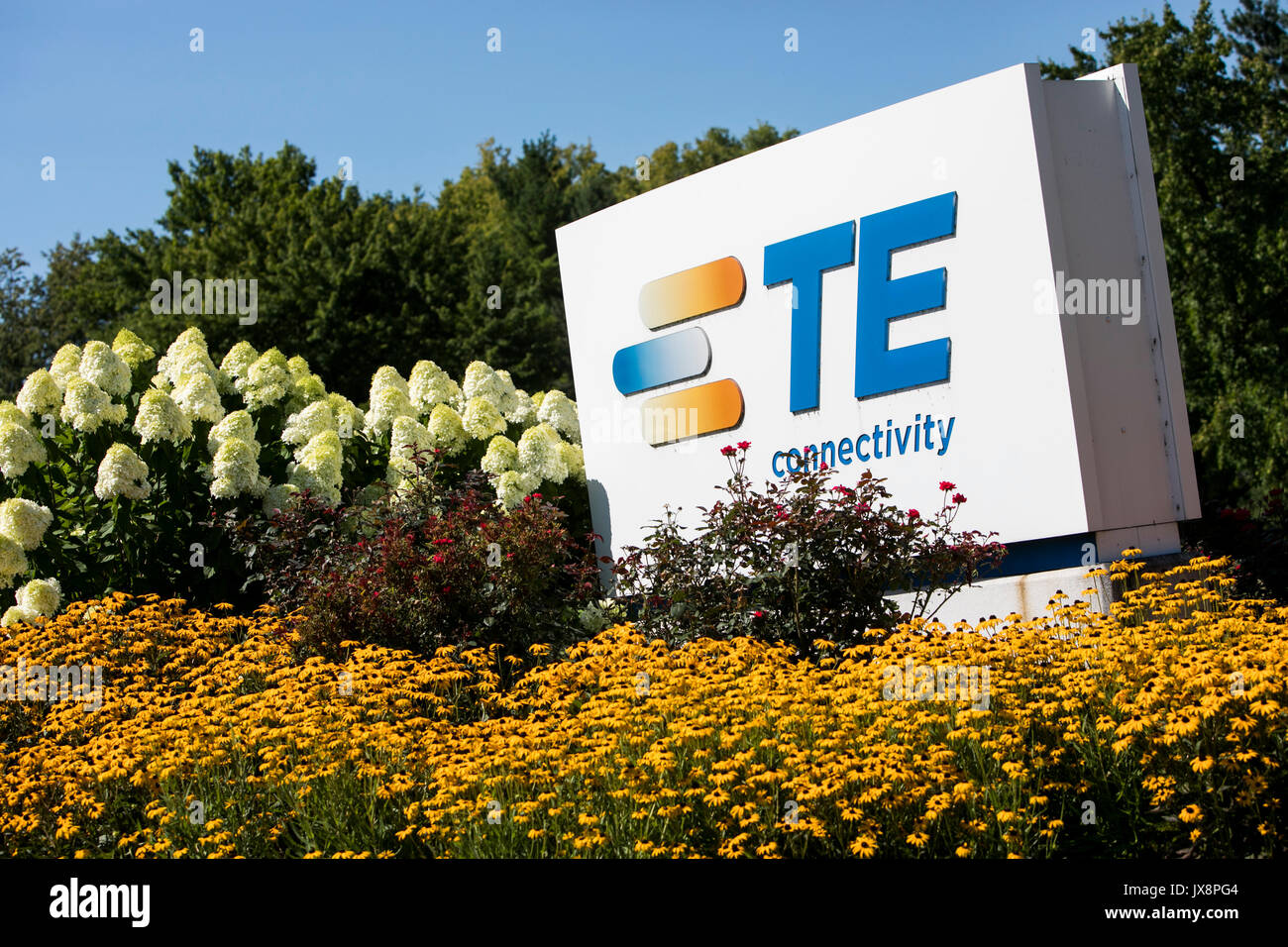 Te connectivity logo hi-res stock photography and images - Alamy